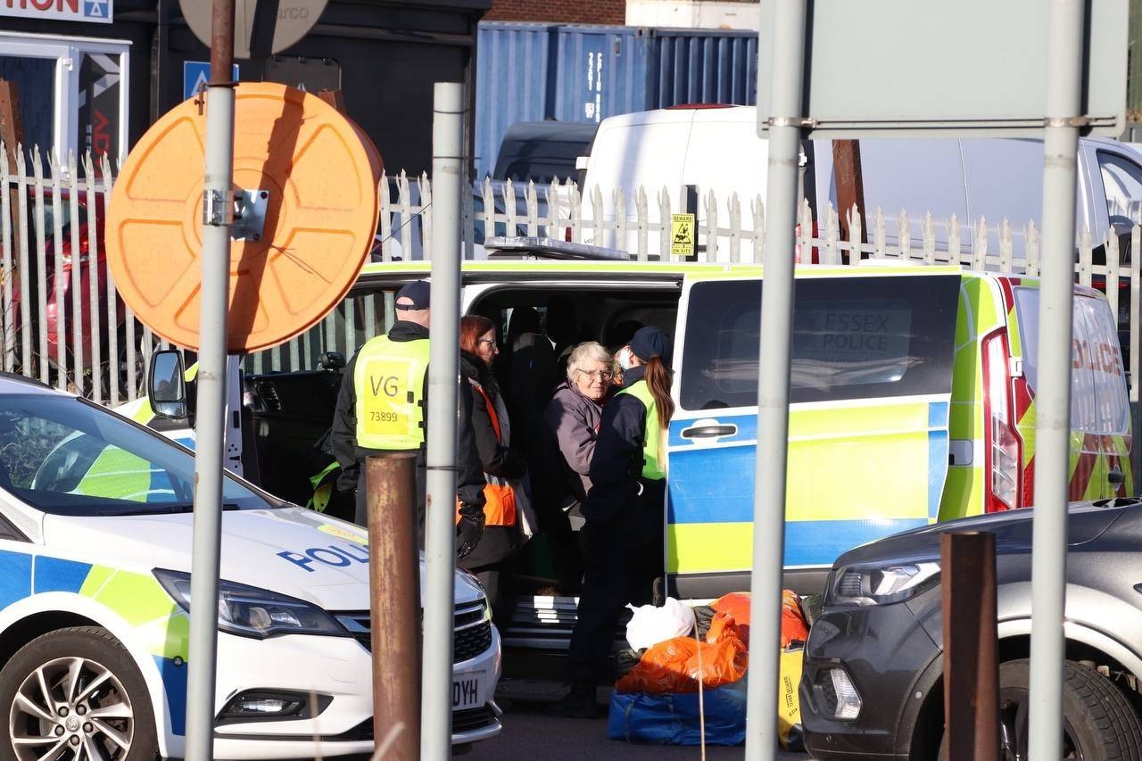 Christian climate protestors hold communion service in front of oil ...